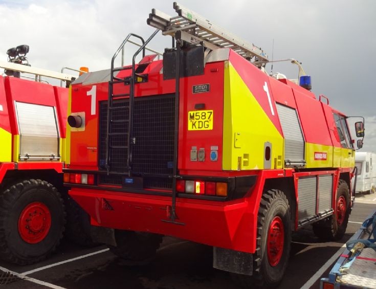 Fire Engines Photos - Simon Gloster Saro Protector M587KDG