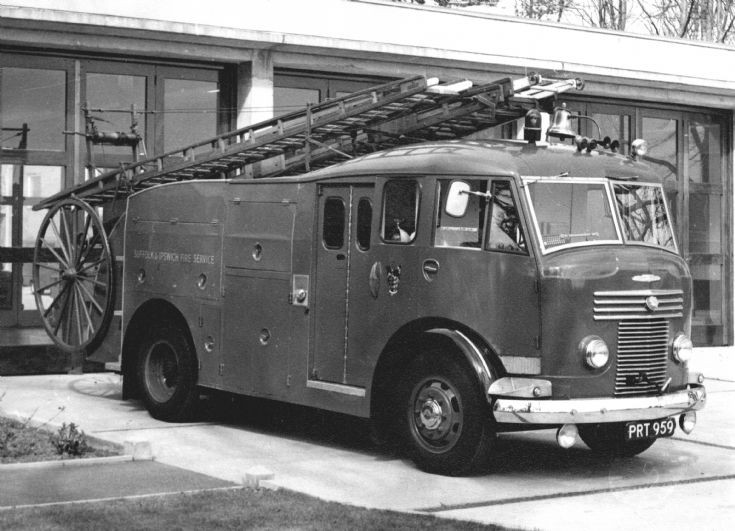 Fire Engines Photos - Suffolk & Ipswich FS, Commer/Carmichael WrE