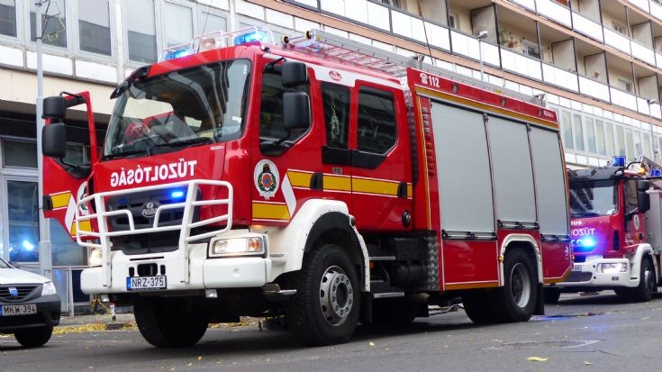 Fire Engines Photos - Raba R16