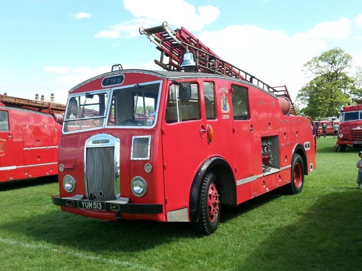 Fire Engines Photos - Dennis F12 City of Leeds Fire Brigade