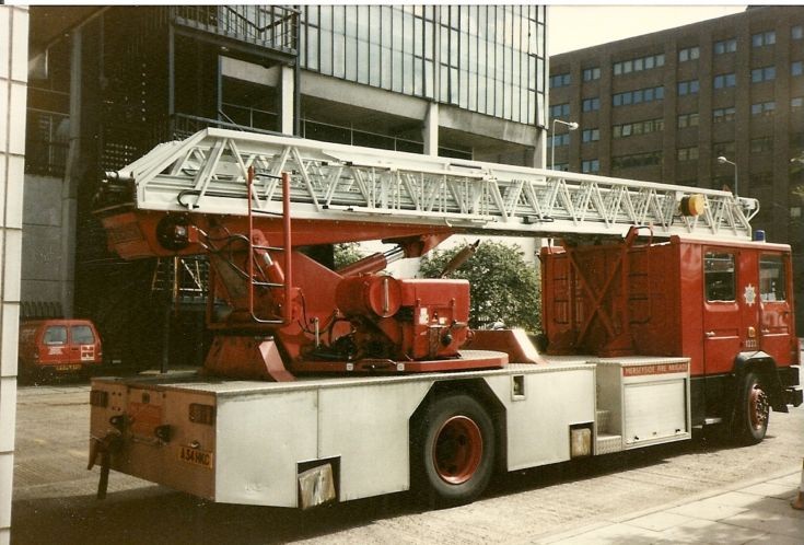 Fire Engines Photos - Dennis DF/Merryweather XRL TL A54 HKC