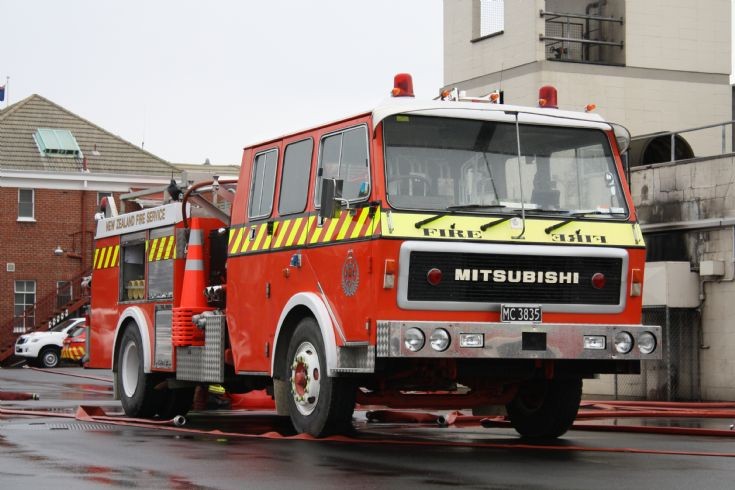 Fire Engines Photos - New Zealand Mitsubishi - MC3835