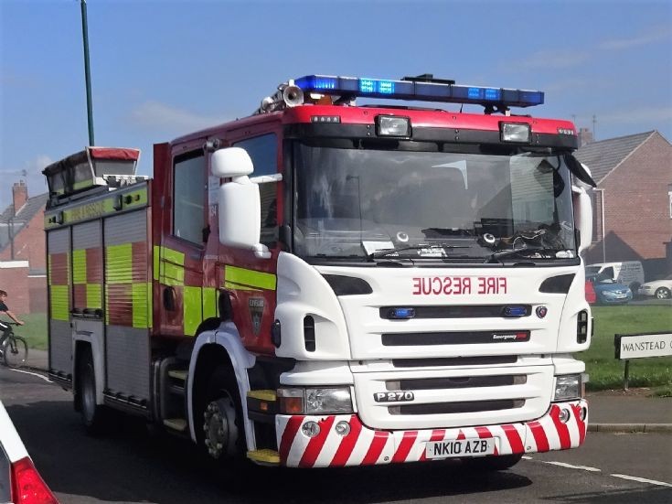 Fire Engines Photos - Scania P270 NK10AZB Cleveland Fire