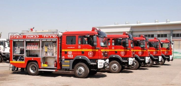Fire Engines Photos - Firefighter