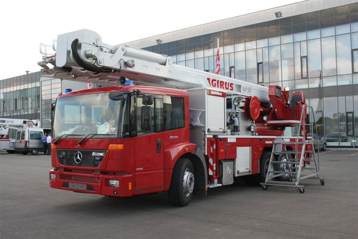 Fire Engines Photos - London Fire Brigade New ALP