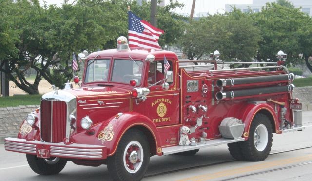 Fire Engines Photos - FDNY Eng 2 ex-Aberdeen MD