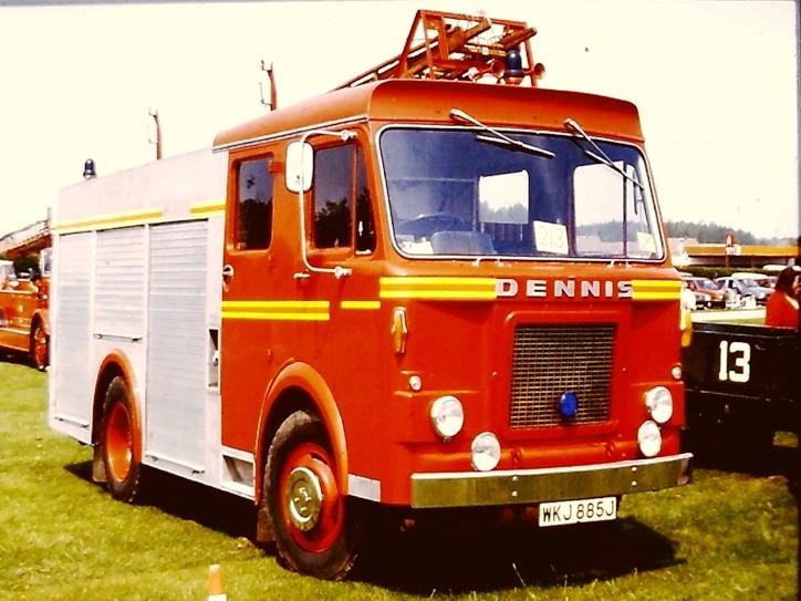 Fire Engines Photos - WKJ885J Dennis D WrT Kent