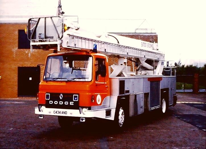 Fire Engines Photos - C434AND Dodge G16/ low profile Saxon SS263 HP