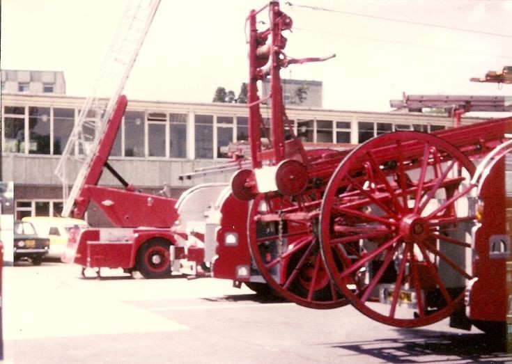 Fire Engines Photos - London Fire Brigade the working end