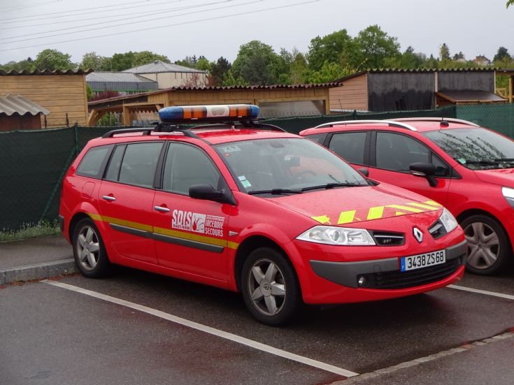 Fire Engines Photos - Renault - Officer Car 2