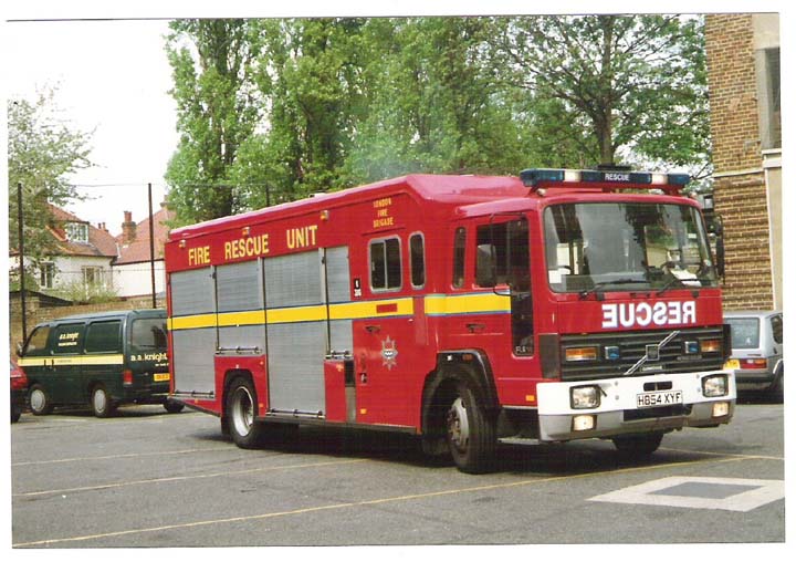 Fire Engines Photos - London Fire Brigade Volvo HRT