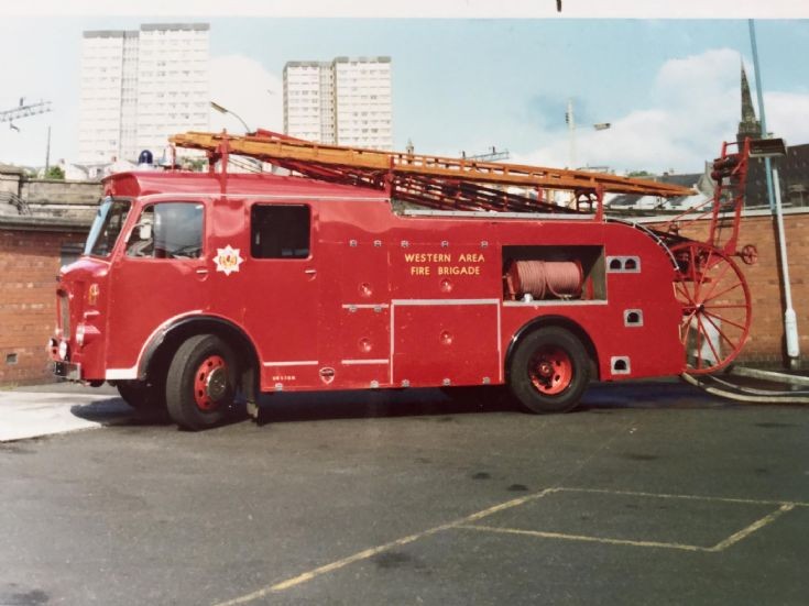 Fire Engines Photos - Dennis F34? Pump Escape