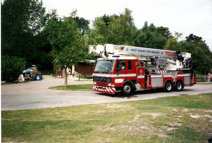 Fire Engines Photos - West Sussex Volvo ALP