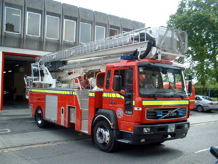 Fire Engines Photos - Waterford City Fire Service Volvo Simon HP