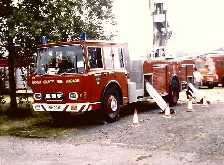 Fire Engines Photos - SHN999F ERF/F&W SS85 HP Durham