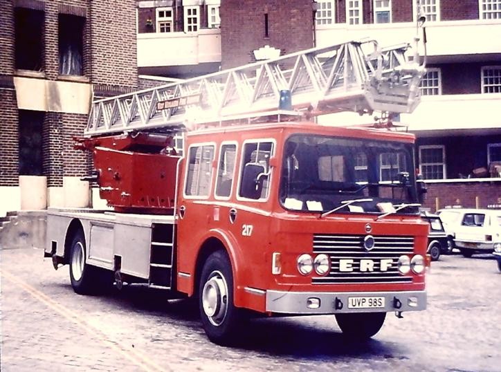 Fire Engines Photos - UVP98S ERF Magirus TL W Midlands