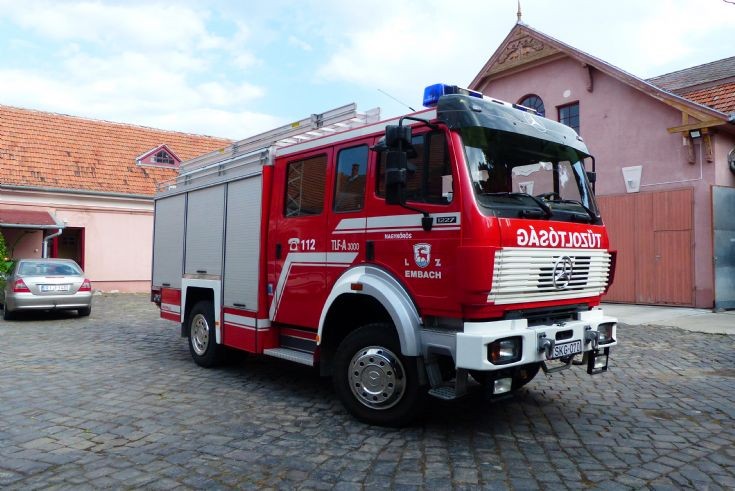 Fire Engines Photos - Mercedes Benz 1227 TLF 3000