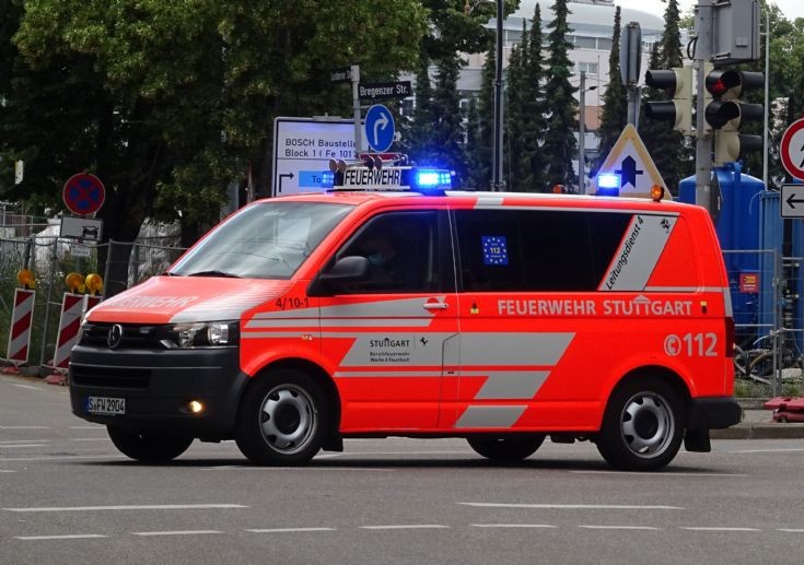 Fire Engines Photos - VW Caravelle Command Van