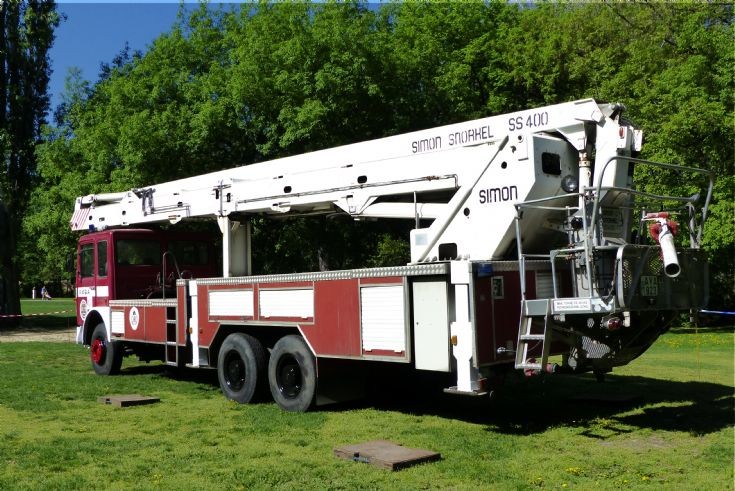Fire Engines Photos - Rába SIMON Snorkel SS-400