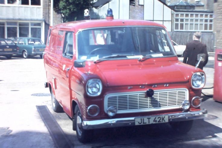 Fire Engines Photos - Ford Transit BACV JLT42K London FB