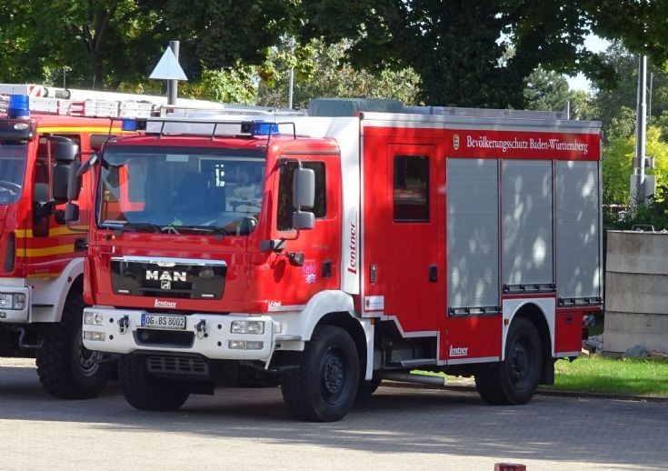 Fire Engines Photos - MAN Lentner Pump