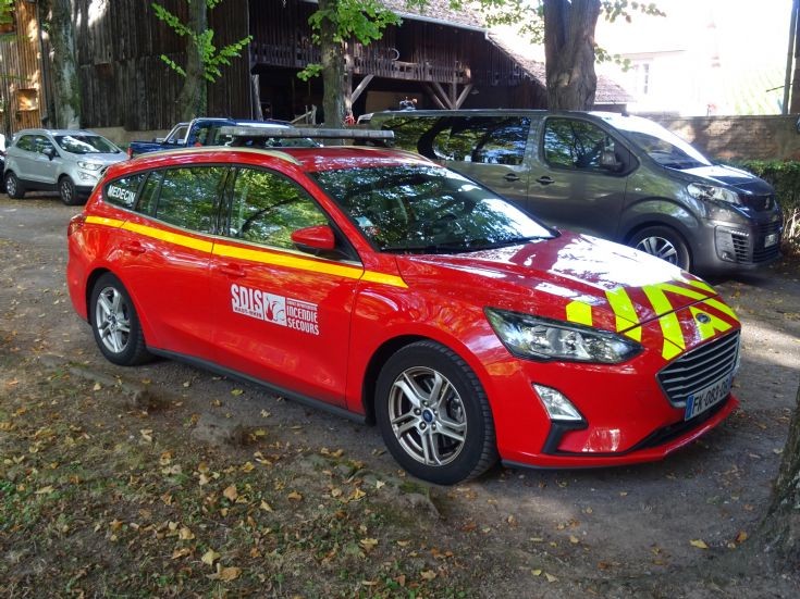 Fire Engines Photos - Ford Focus - EMS Car