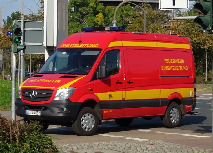 Fire Engines Photos - MB Command Van