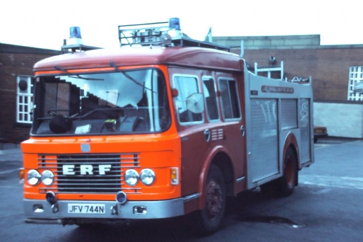 Fire Engines Photos - JFV744N ERF/ERF WrL Lancashire