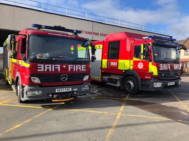 Fire Engines Photos - East Ham FRUs old and new WX71VJV