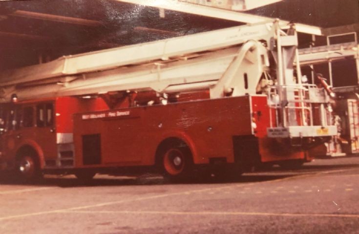 Fire Engines Photos - OUK999F ERF 84RS/Jennings 85' HP