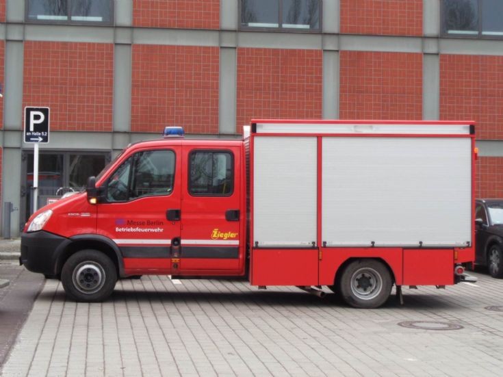 Fire Engines Photos - Iveco-Ziegler Light Rapid Intervention Unit