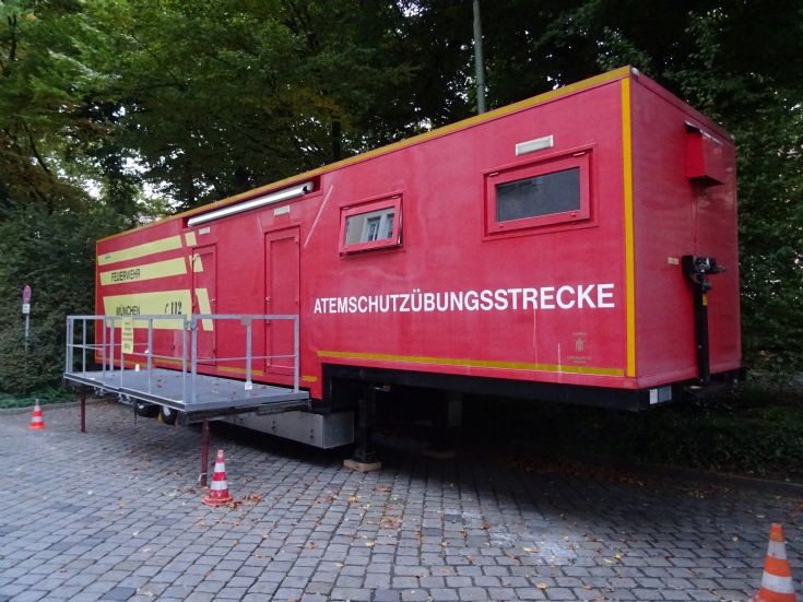 Fire Engines Photos - BA training trailer