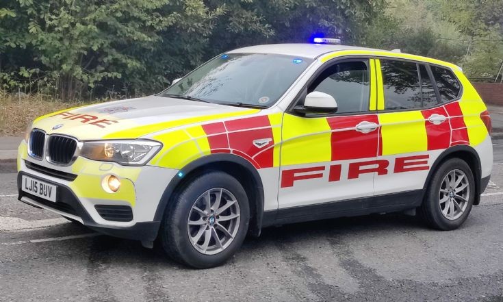 Fire Engines Photos - BMW officer's car Surrey Fire & Rescue