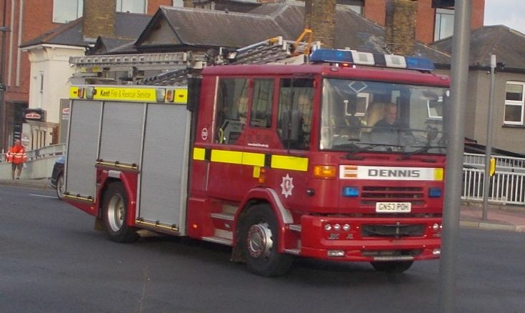 Fire Engines Photos - Kent FRS Sabre GN53POH