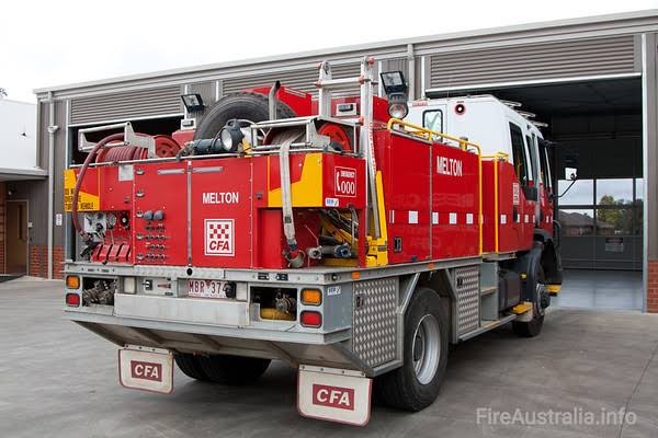 Fire Engines Photos - CFA – Melton Tanker (2005 Mack Prototype)