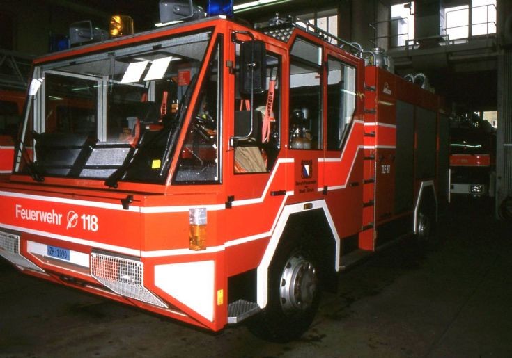 Fire Engines Photos - Falcon – Rosenbauer - TLF-A 4000 – Pumper