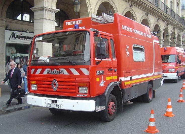 Fire Engines Photos - Renault-Sides PS Pump-Ambulance