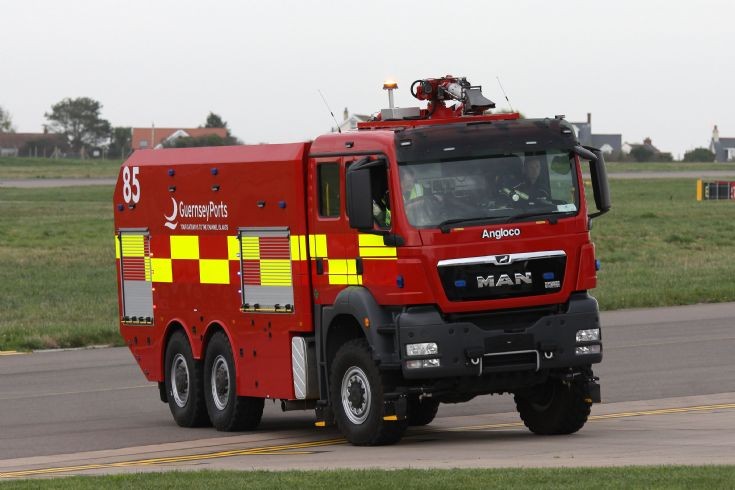 Fire Engines Photos - Fire 85 - MAN Angloco 6x6