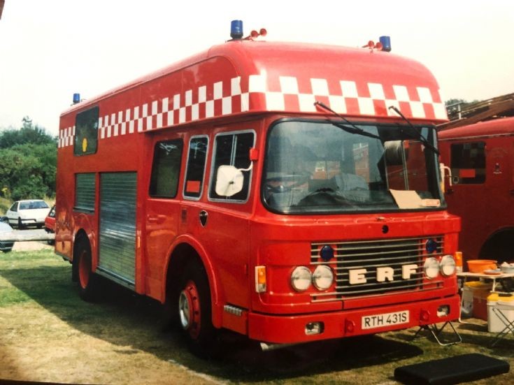 Fire Engines Photos - ERF 84PS/Jennings ET Glamorgan RTH431S