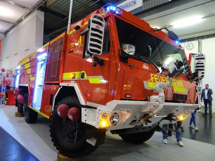 Fire Engines Photos - Tatra-THT Heavy Pump-Tanker
