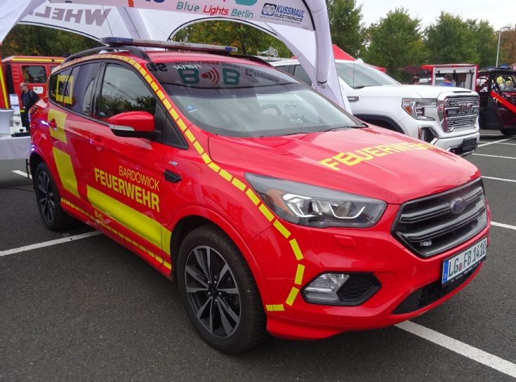 Fire Engines Photos - Ford Commanding Officer Car