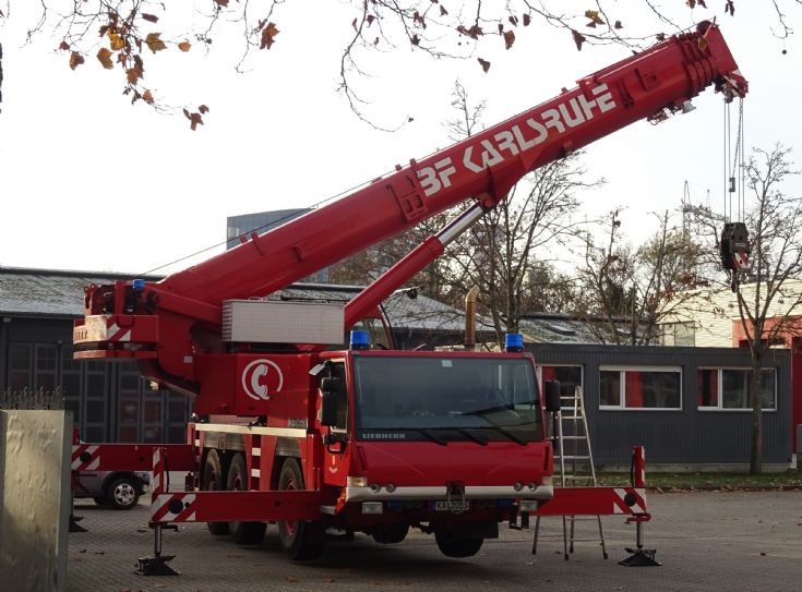Fire Engines Photos - Liebherr Crane