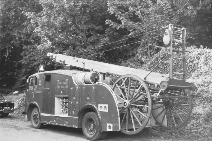 Fire Engines Photos - NYB369 Dennis F12 Somerset