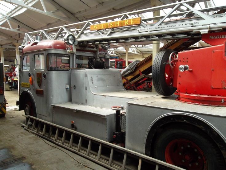 Fire Engines Photos - WWV439 Bedford Magirus TL ex Wiltshire