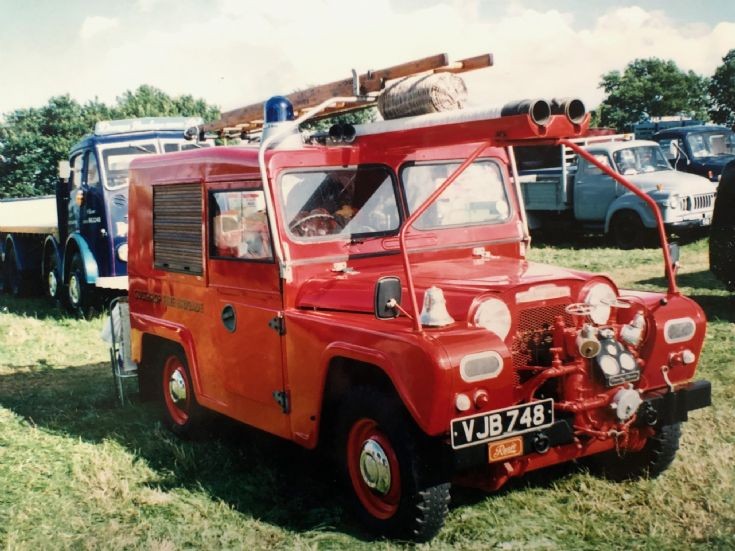 Fire Engines Photos - Austin Gipsy/Pyrene L4P Colthrop Mill FB