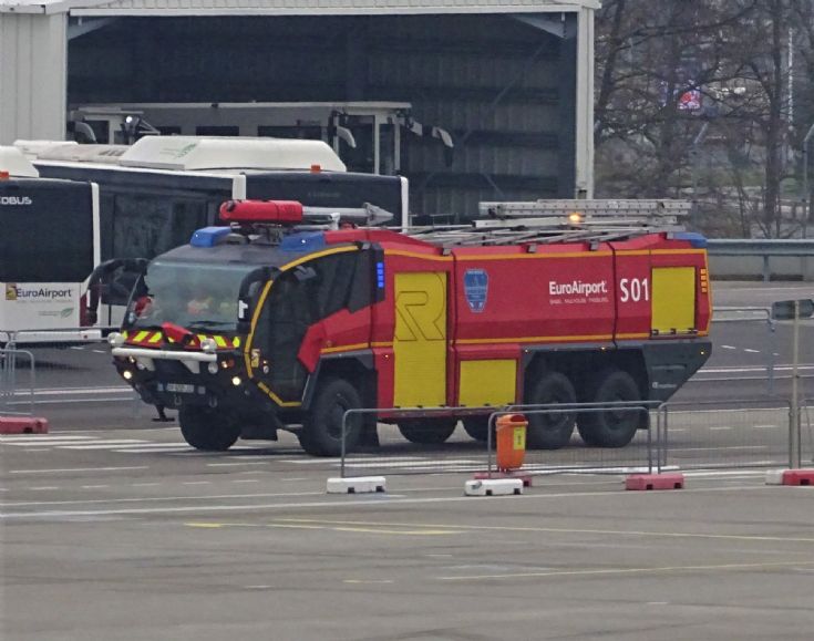 Fire Engines Photos - Rosenbauer Panther 6x6 Airport Crash Tender