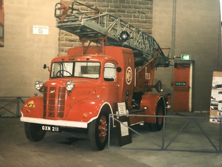 Fire Engines Photos - GXN211 Austin K4 M'weather TL 60' NFS