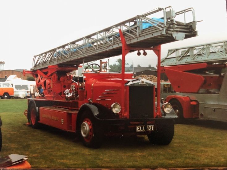 Fire Engines Photos - ELL121 Dennis Morris Magirus TL London
