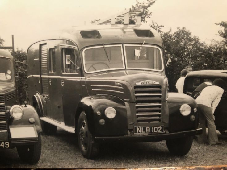 Fire Engines Photos - Ford/Thames salvage tender NLB102