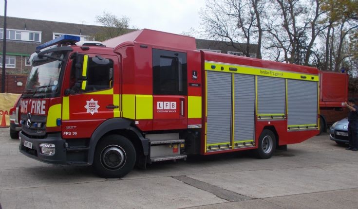 Fire Engines Photos Mb Eone Fru36 Wx71vhw Lfb